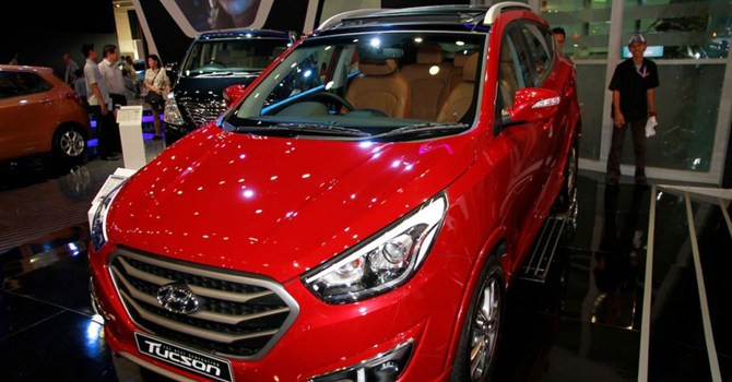 HYUNDAI TUCSON XG AT: MINI SUV GIÁ 31.600 USD